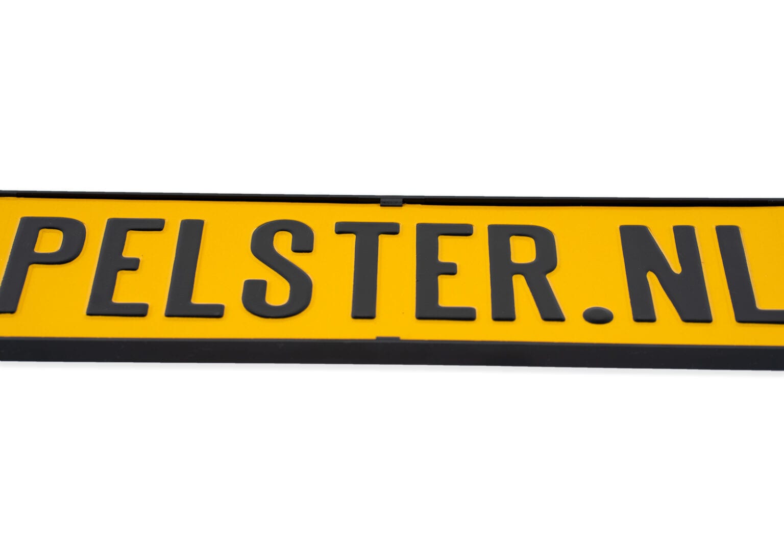 Kentekenplaathouder met eigen tekst en logo l Pelster Automotive