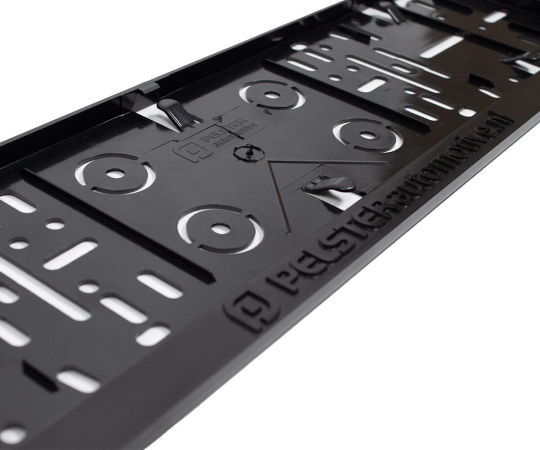 Kentekenplaathouder met eigen tekst en logo l Pelster Automotive