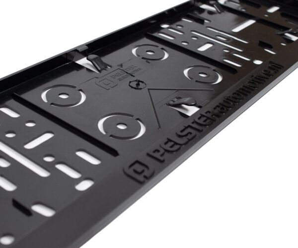 Kentekenplaathouder met eigen tekst en logo l Pelster Automotive